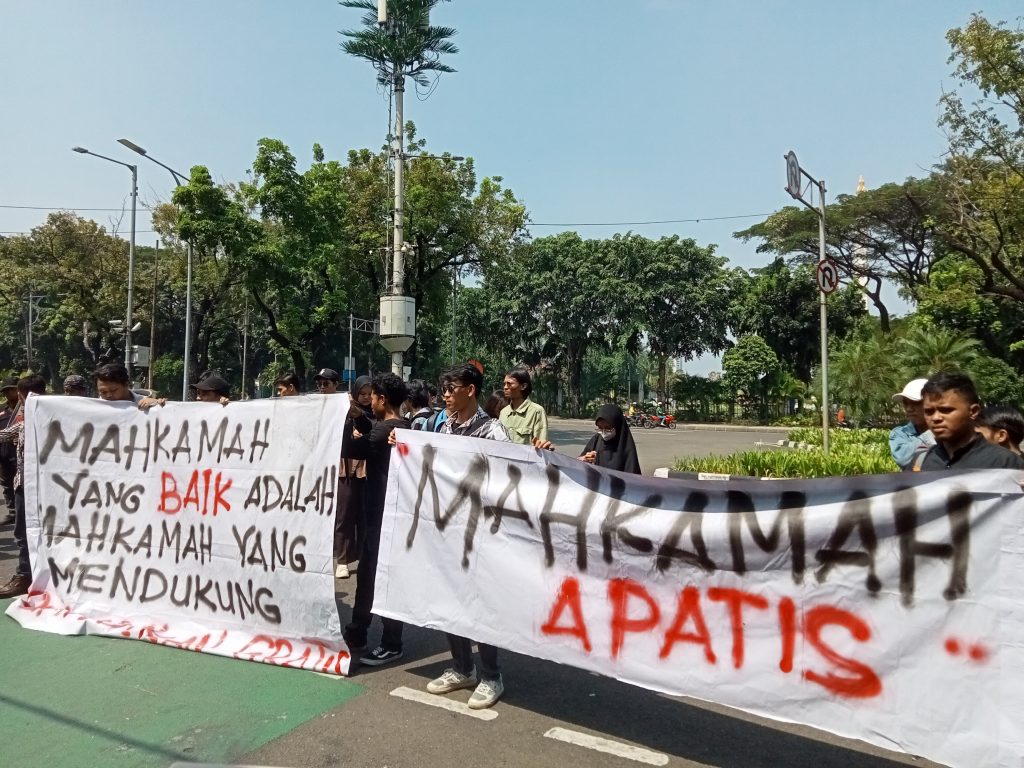 APATIS Gelar Aksi Tuntut Pemerintah Wujudkan Pendidikan Gratis ...
